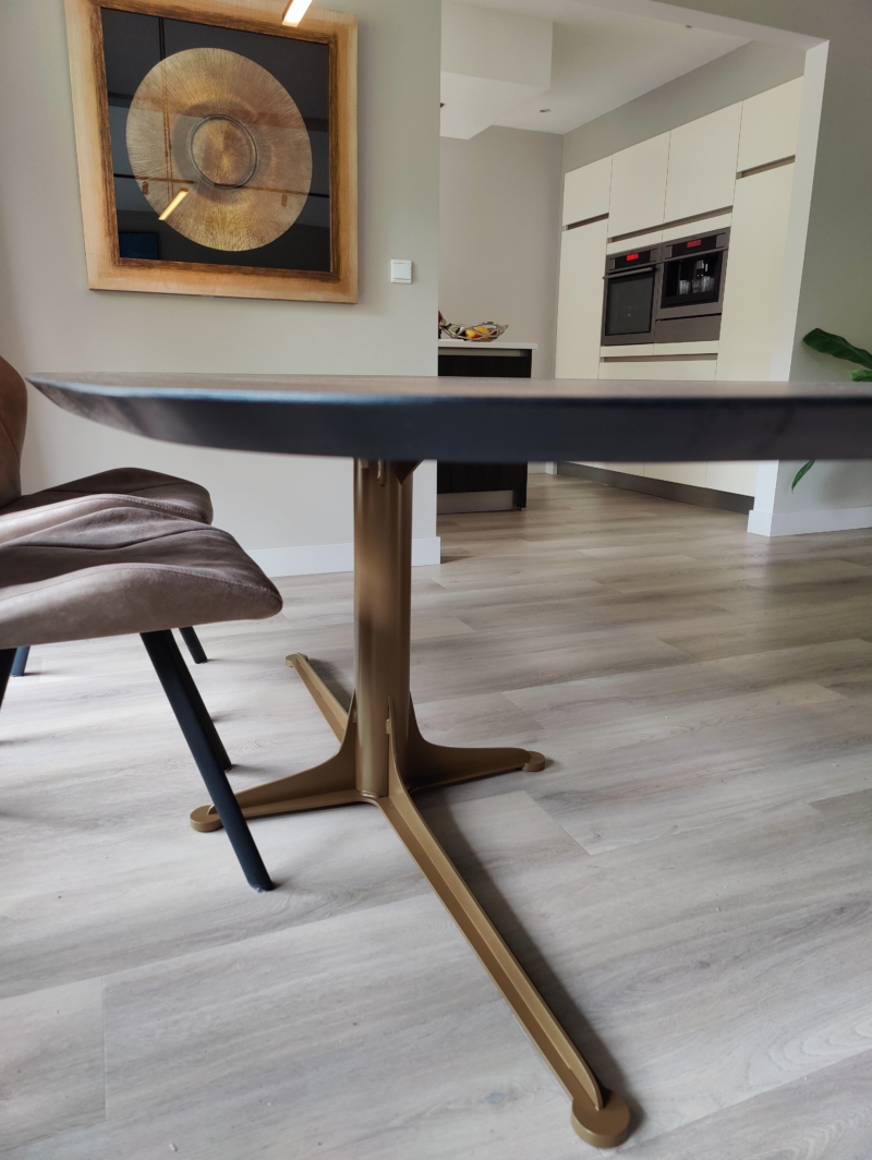 Moderne eettafel voor zes personen - Leven in Stijl