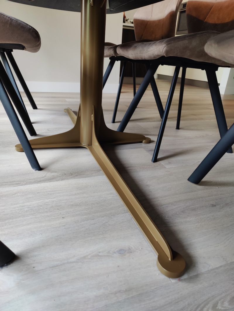 Moderne eettafel voor zes personen - Leven in Stijl