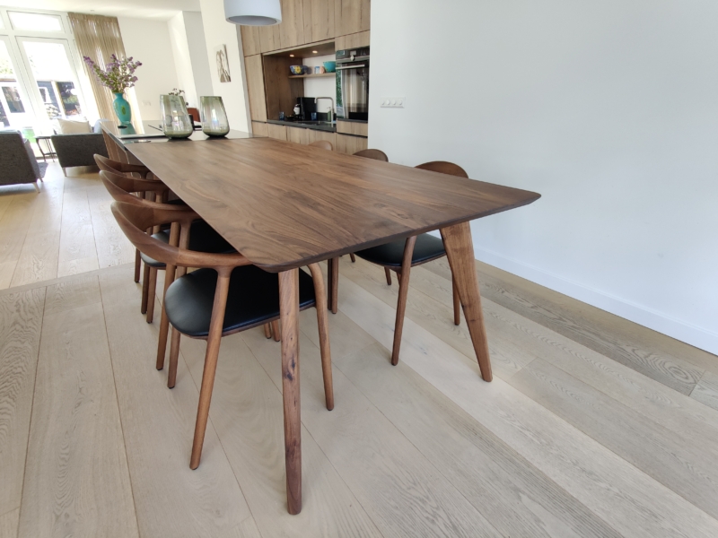 Tafel notenhout 260x100cm - Leven in Stijl